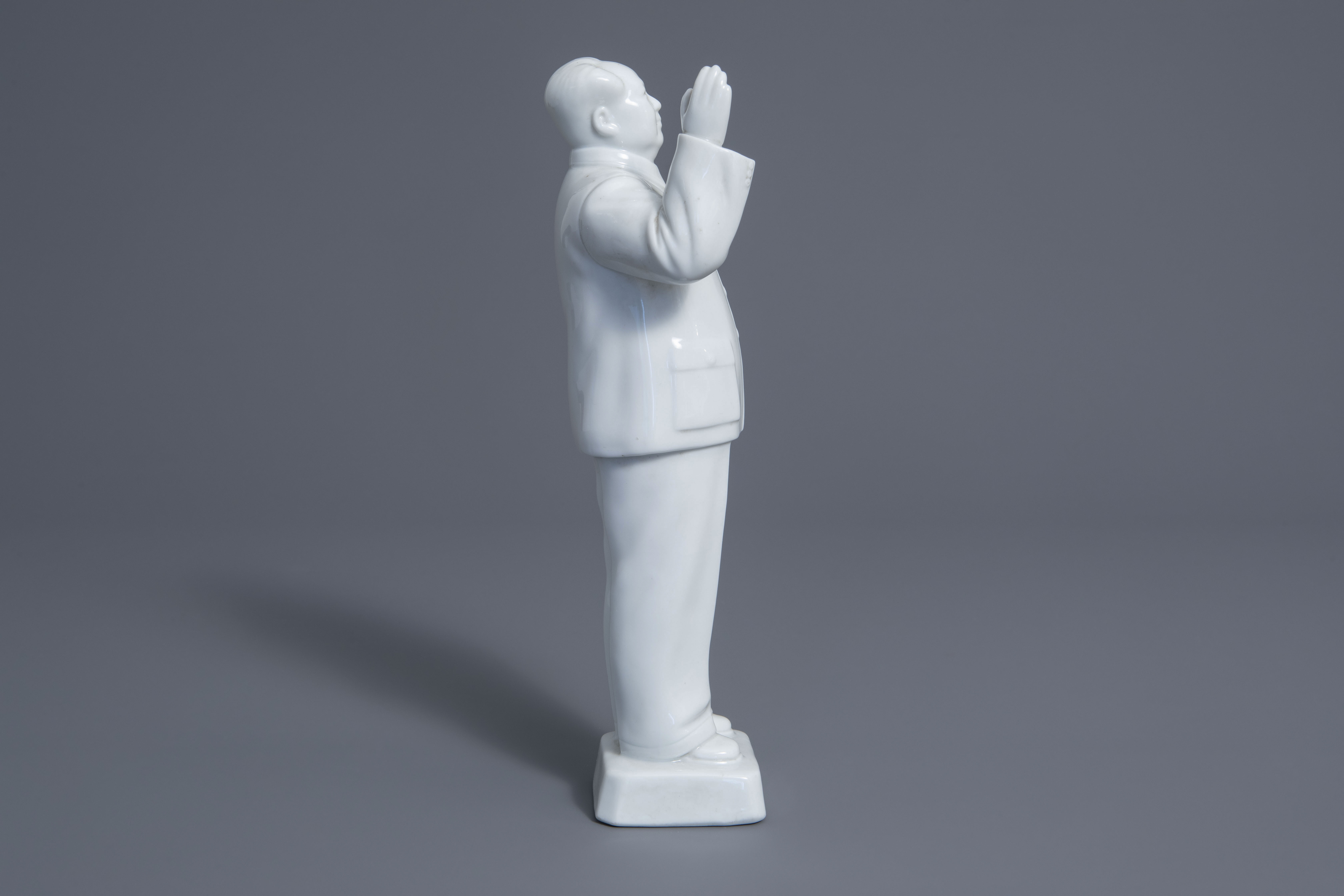 A tall Chinese Cultural Revolution figure of Mao Zedong waving, 20th C ...