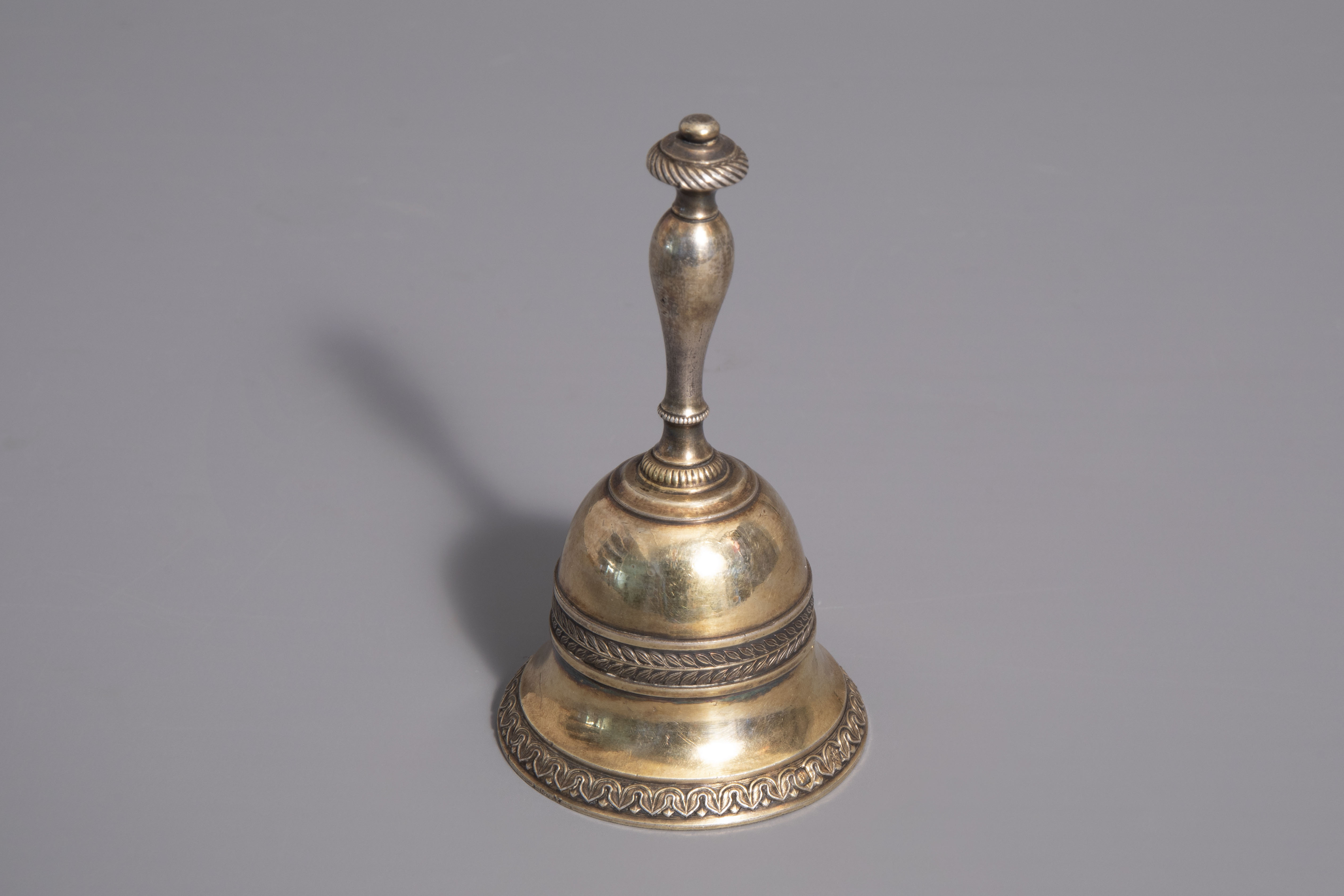 A gilt silver tabel bell, various marks, 19th/20th C. - Coronari Auctions