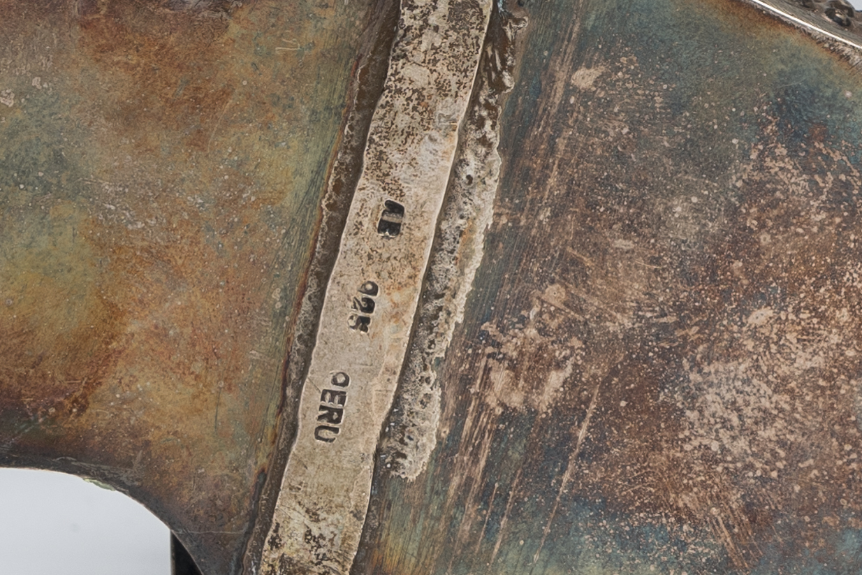 Two Peruvian silver stirrups with floral design, 925/000, 20th C ...