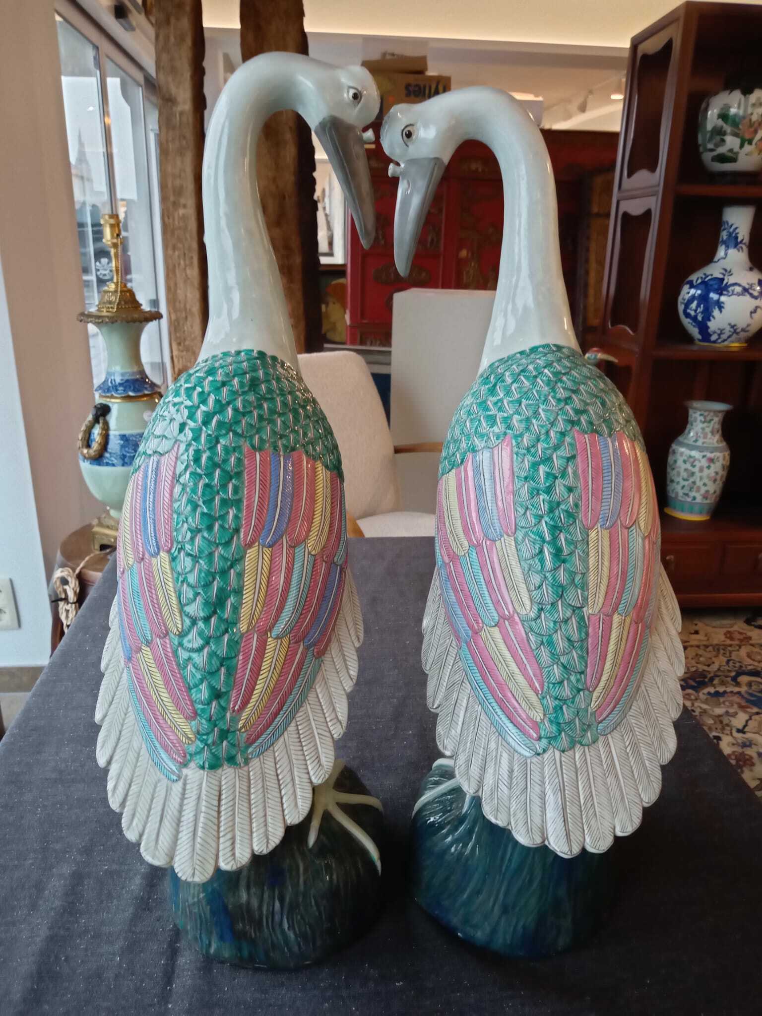 A pair of Chinese famille rose models of cranes, 20th C. - Coronari ...