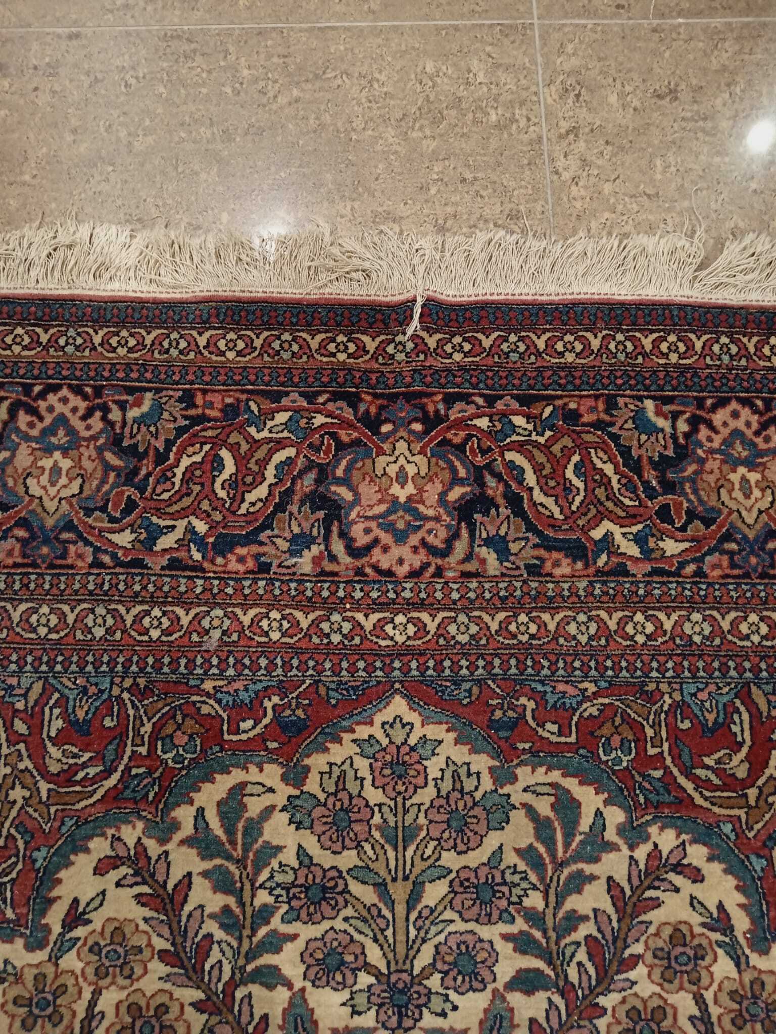A Persian Isfahan rug with floral design, wool on cotton, Iran, first ...