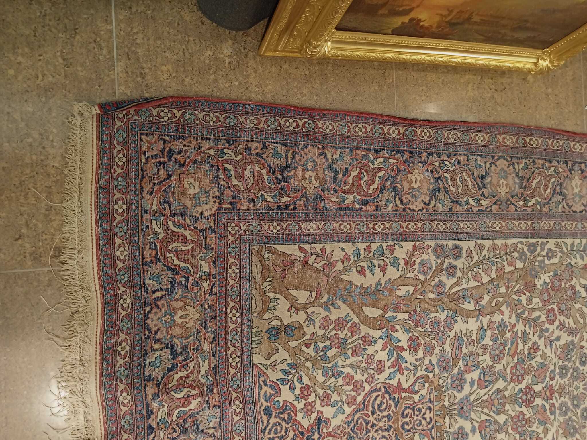 A Persian Isfahan rug with floral design, wool on cotton, Iran, first ...