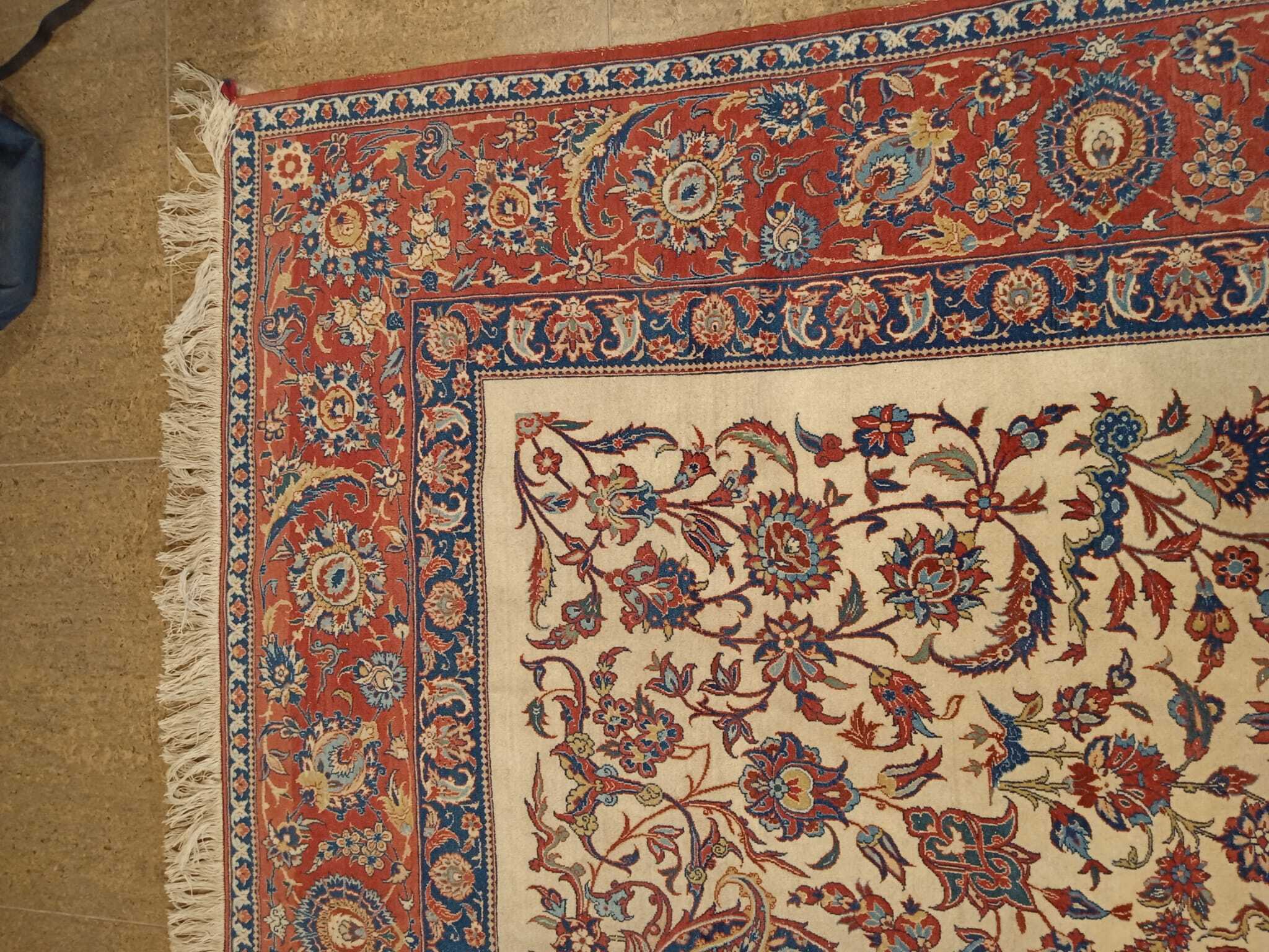 A Persian Isfahan rug with floral design, wool on cotton, Iran, mid ...
