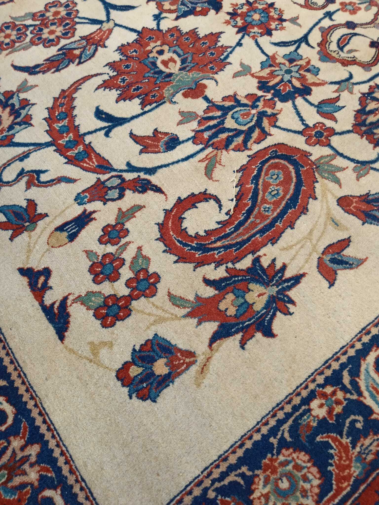 A Persian Isfahan rug with floral design, wool on cotton, Iran, mid ...