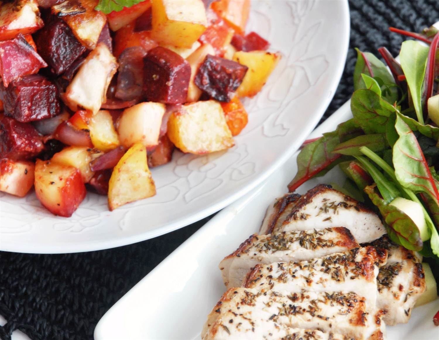 Senapsdressade rotsaker med timjankotletter – Tasteline