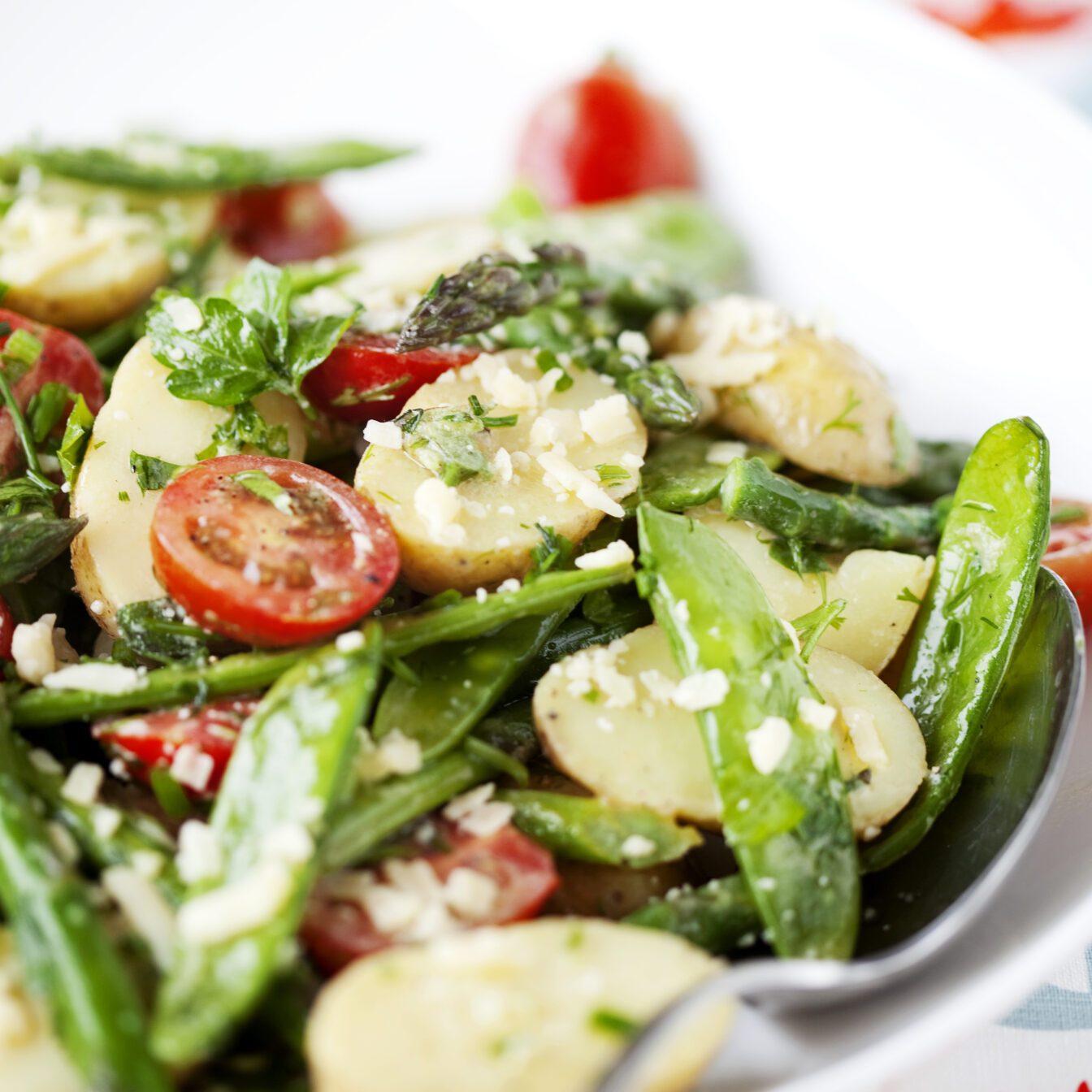 Potatis- och sparrissallad med dijondressing – Tasteline