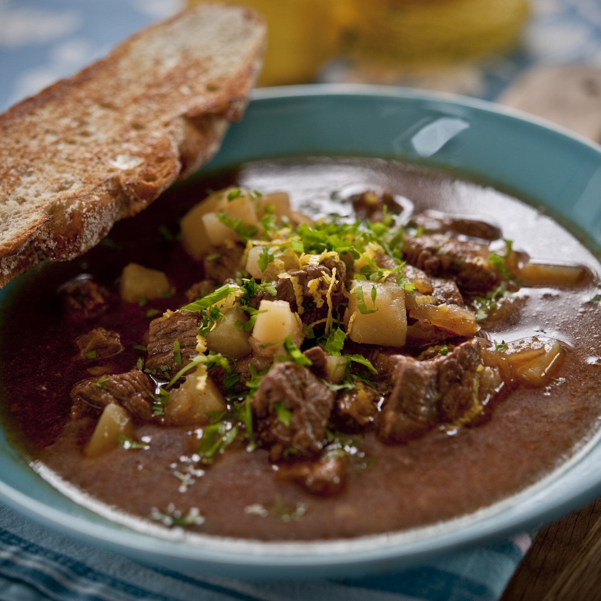 Gulaschsoppa – Tasteline