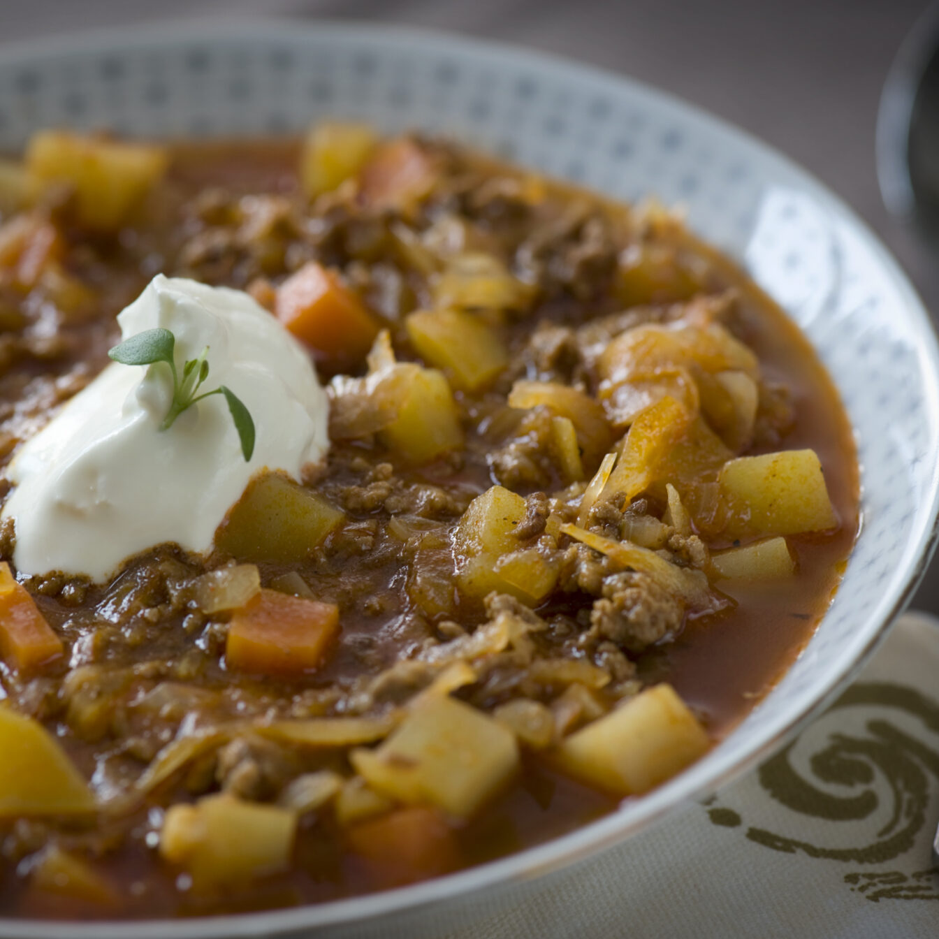 Äkta ungersk gulasch (Gulyásleves) – Tasteline