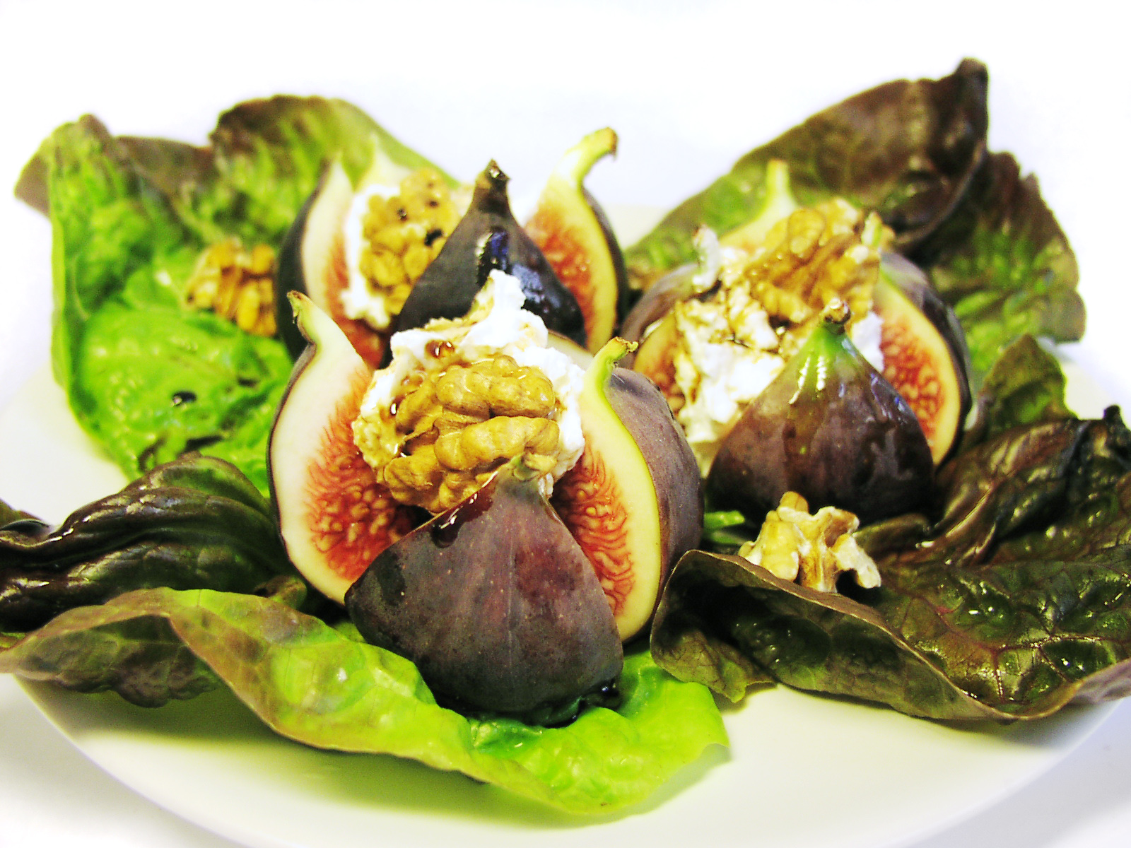 Färska fikon med getostcreme och balsamicodressing – Tasteline