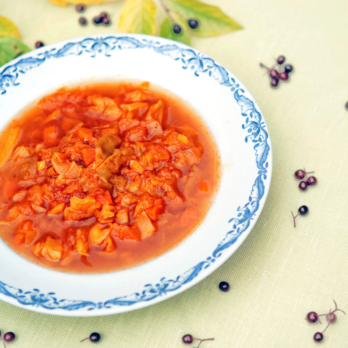 Stekt lax med citrongräddsås och kokt potatis – Tasteline