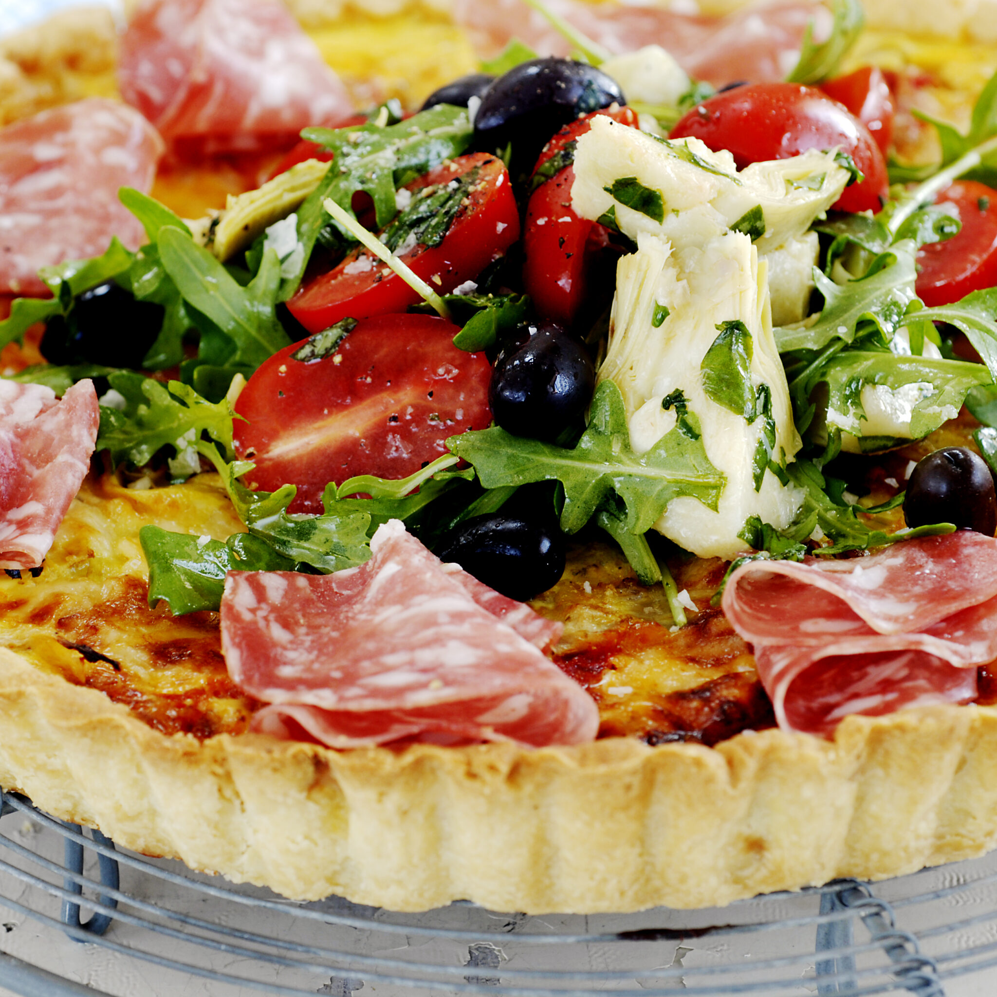 Italiensk paj med salami – Tasteline