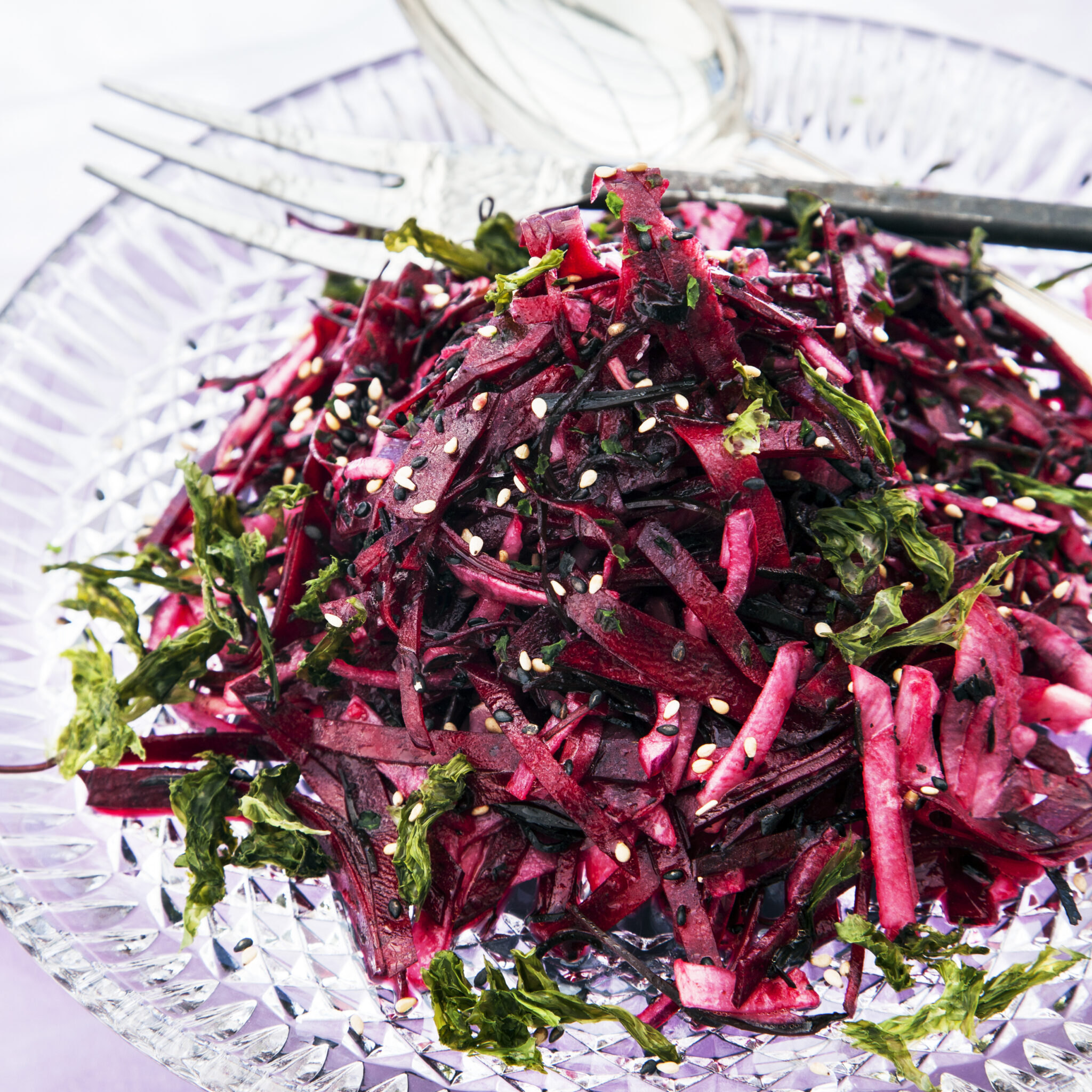 Raw alg- och rödbetssallad – Tasteline