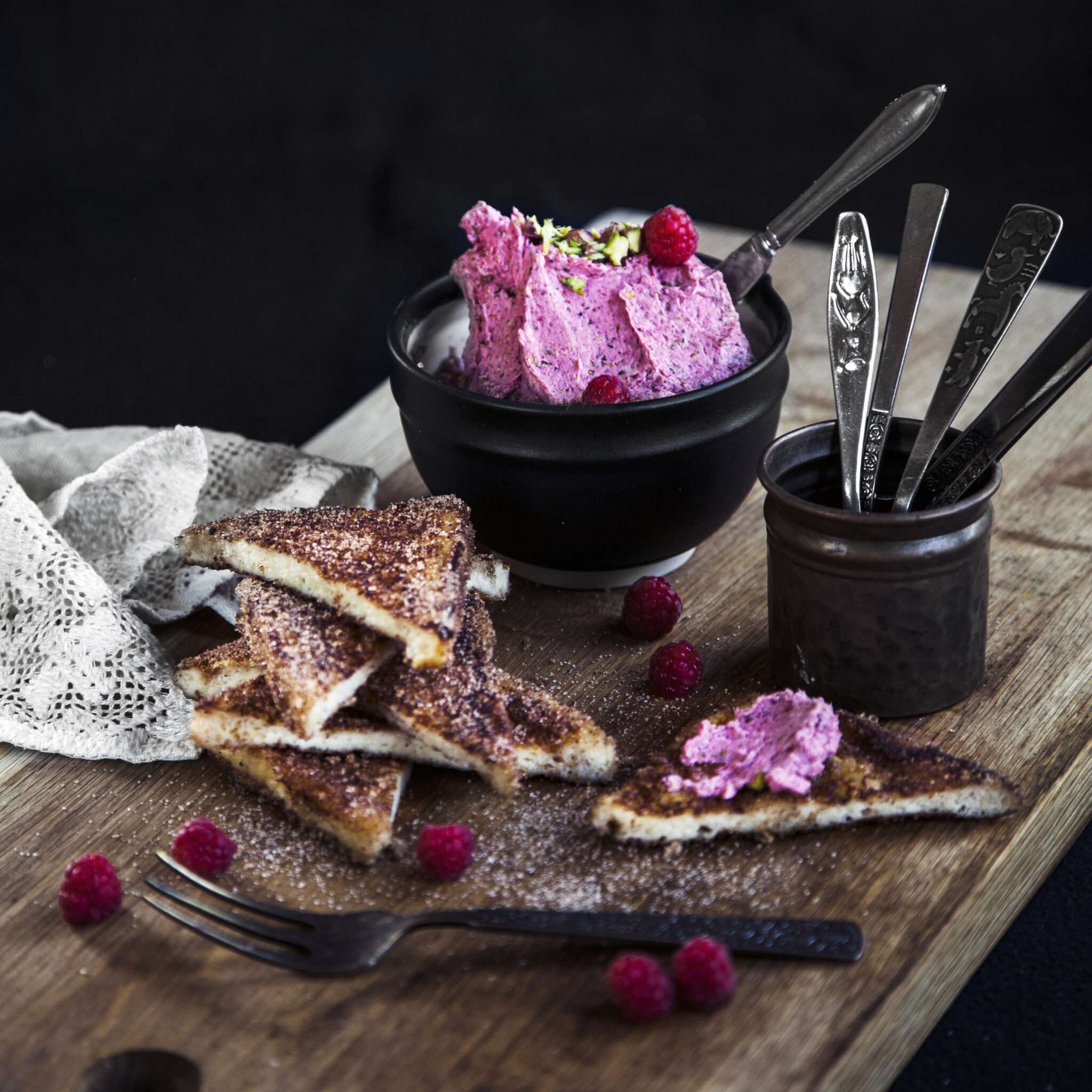 Fattiga riddare med hallon- och pistagesmör – Tasteline