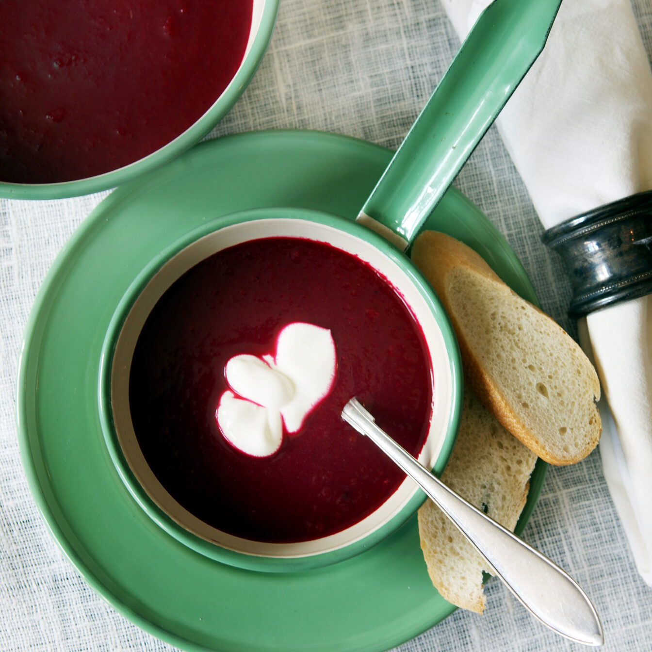 Rödbetssoppa med ingefära, citron och chili – Tasteline