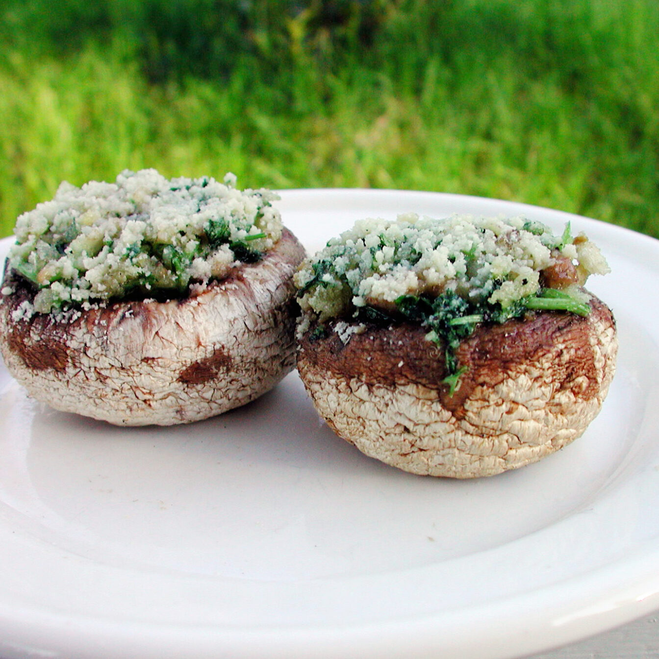 Vitlöksfyllda champinjoner – Tasteline