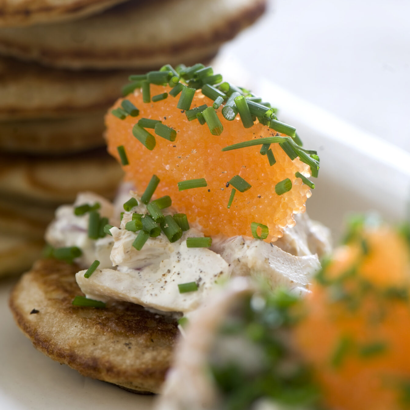 Blinier med svampsallad och löjrom – Tasteline