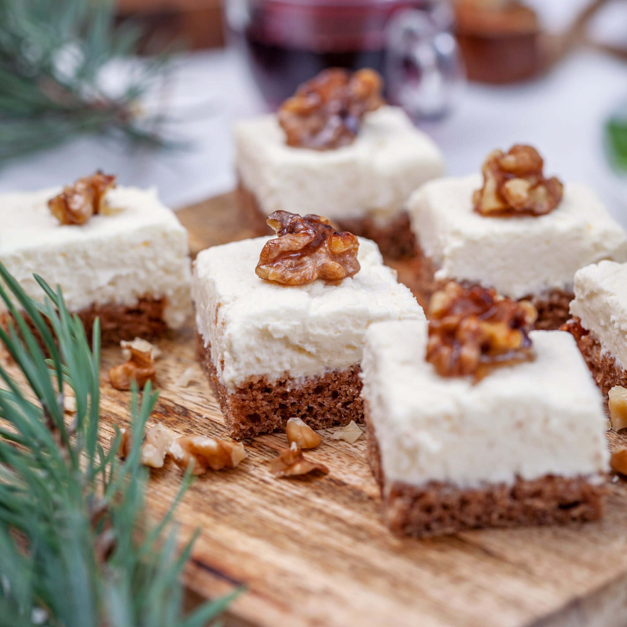 Chèvremousse på mjuk pepparkaka – Tasteline